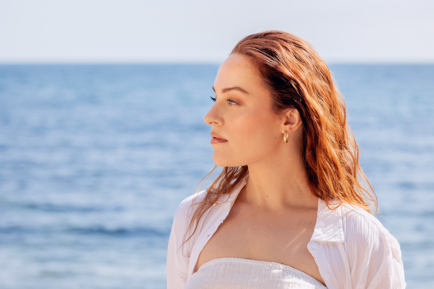 Alexandra Miller livre le sensuel « Dance with me », avant l’arrivée ...